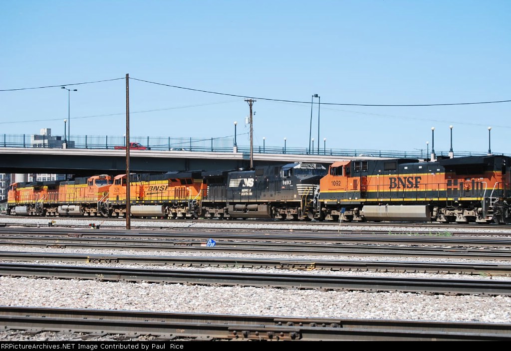 BNSF 1092, NS 9893, BNSF 7529, BNSF 4130 & BNSF 739 Headed Into The Yard